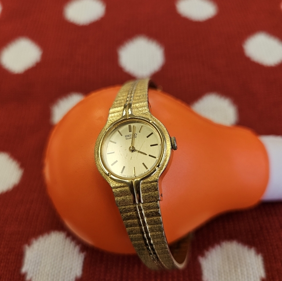 Seiko | Accessories | Vintage Ladies Seiko Watch Gold Tone | Poshmark